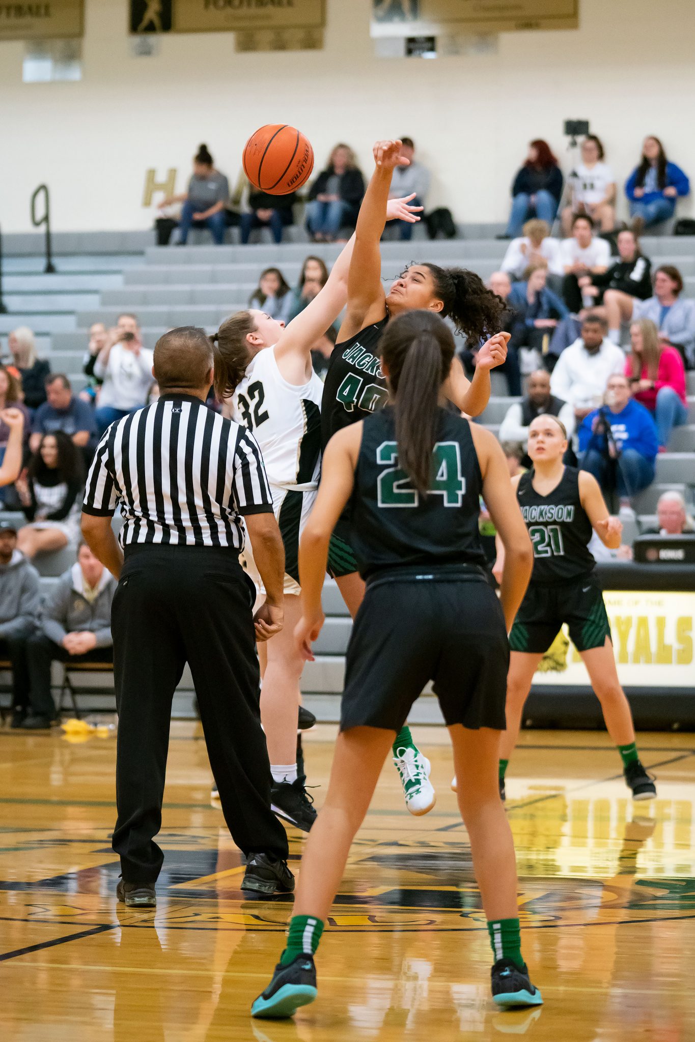 Jackson Timberwolves at Lynnwood High School: Girls Varsity Basketball ...
